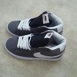 Women's Nike Shoes on Poshmark